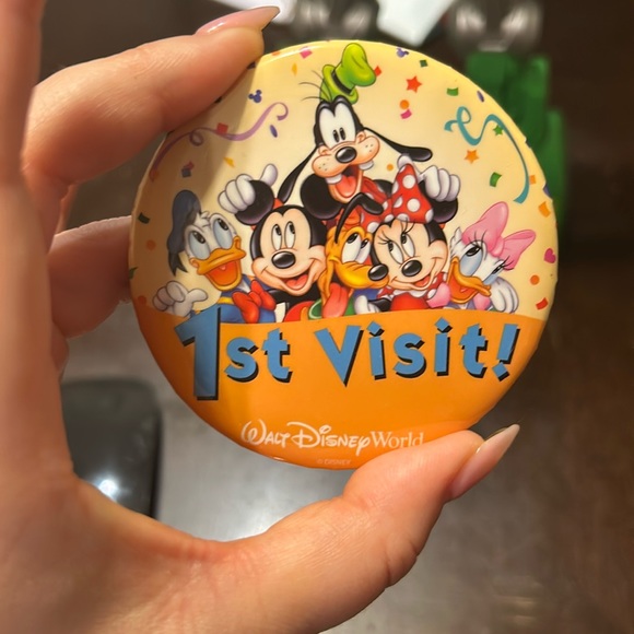 Disney | Jewelry | Walt Disney World St Visit Button | Poshmark